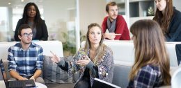 Stirile false (fake news) si modul cum ne influenteaza – Sfaturimedicale.ro